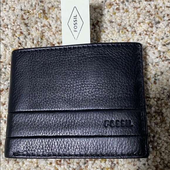 Fossil | Bags | New Black Leather Fossil Wallet Lufkin Traveler | Poshmark